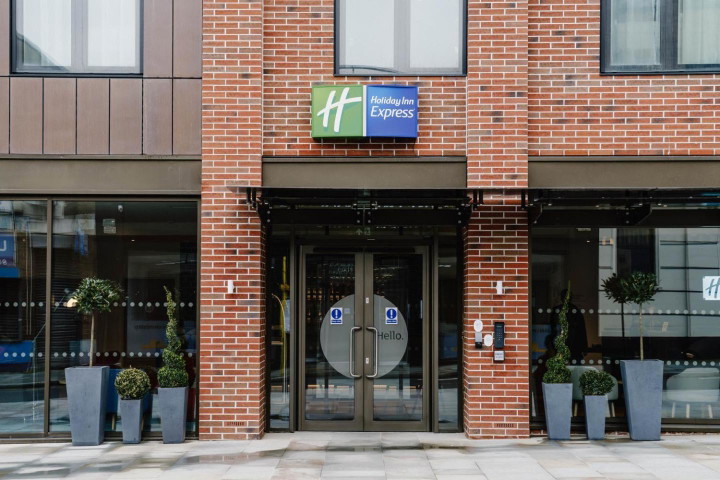 Holiday Inn Express Liverpool - Central By Ihg - Wirral