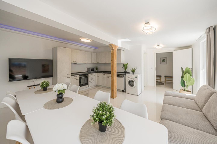 P2 Premium-suite, 4 Zimmer, 105qm, Parkplatz - Halle (Saale)