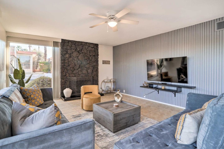 Trendy Palm Desert Home W/ Patio & Pool Access - Palm Desert, CA