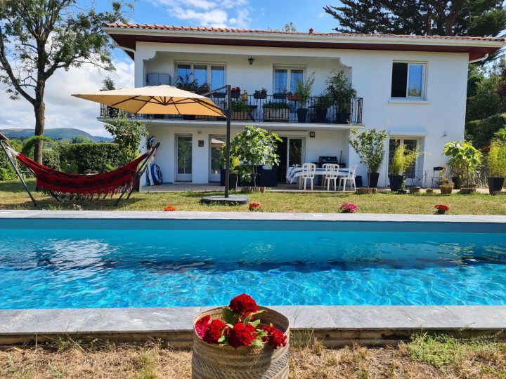 Appartement Avec Cuisine Et Grande Piscine Chauffée - Hendaye