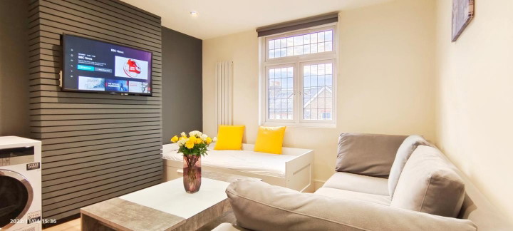 First Floor Flat 1 Northwood - Hayes