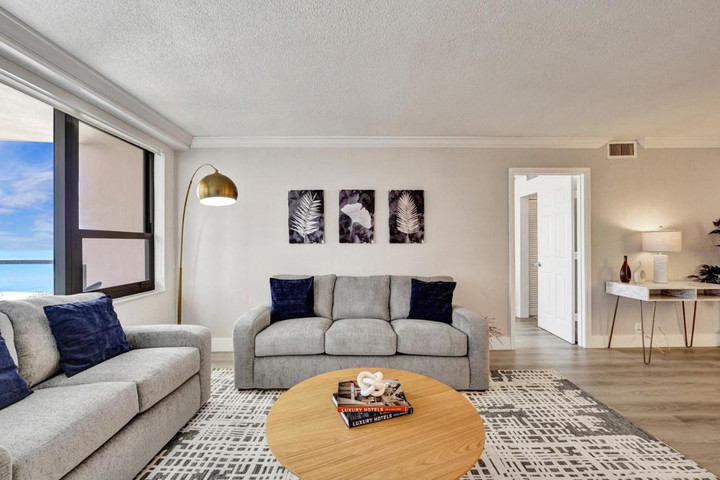 Breathtaking Resort Condo W Beach Service Unit 908 - South Beach, FL