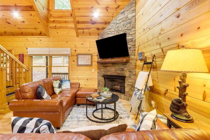 Lakeside Cabin: Game Room, Dock, Orchard, Wineries - Georgia, GA