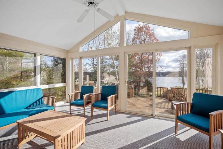 Halfmoon Lake 3br Home W Game Room Deck Dock - Alton, NH