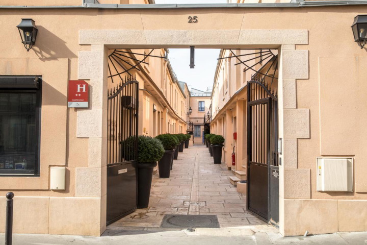 Hotel De L'horloge - Les Lilas