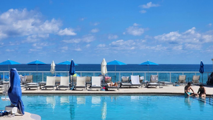 Stunning Beachfront Condo In Sunny Sunny Isles Beach With Ac, Fitness Room, Wifi - Floride