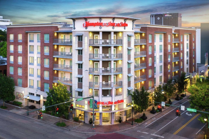 Hampton Inn & Suites Chattanooga Downtown - Chattanooga, TN