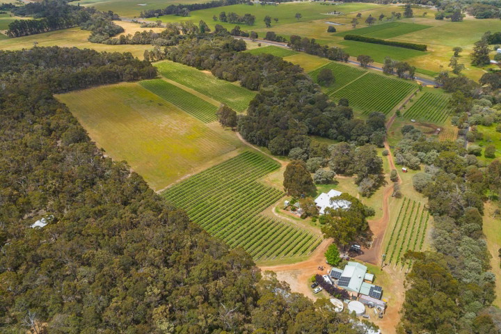 Island Brook Estate Vineyard And Chalets - Busselton