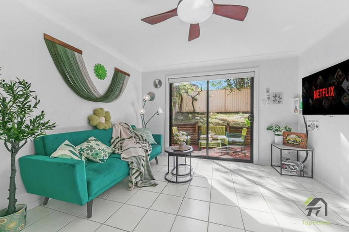Sunny And Vibrant Home - Blacktown