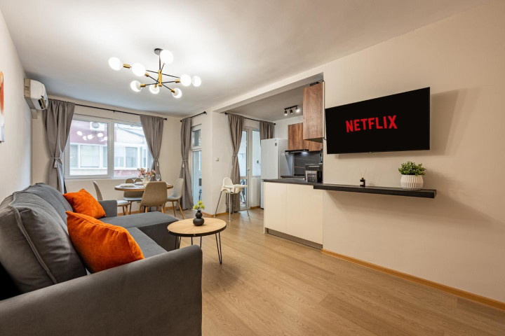Central Apartment Next To Sea Garden Suitable For 4 Persons - Várna