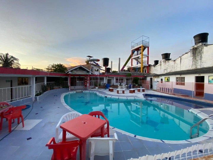 Hotel Caballitos - Carmen de Apicalá
