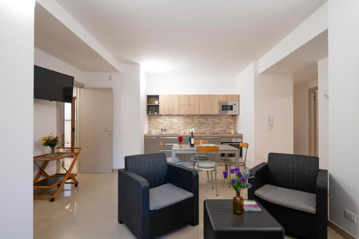 Guesthost - Catania Historic Center Modern Apt - Catania