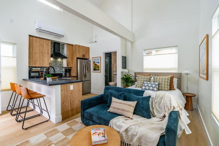 Swanky Studio In Vibrant Hillcrest - San Diego, CA