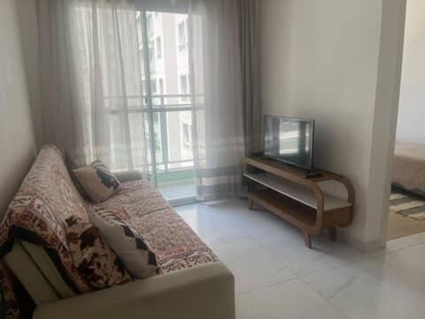 Apartamento De 2 Quartos, Com Piscina E Há 10 Km De Copacabana - Rio de Janeiro