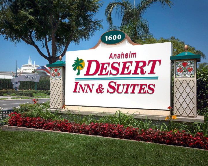 Anaheim Desert Inn & Suites - Orange