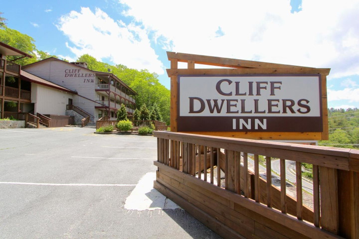 Cliff Dwellers Inn - Boone, NC