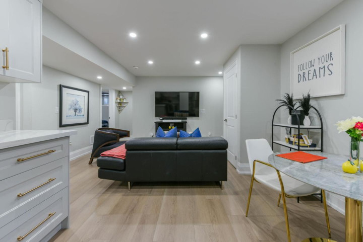 2 Bedroom Private Suite-parking-near Hospital And Airport - Milton