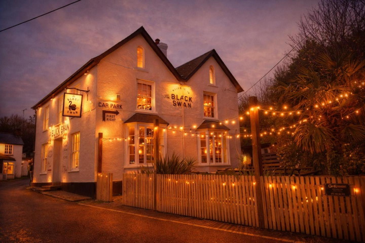 The Black Swan - Helston