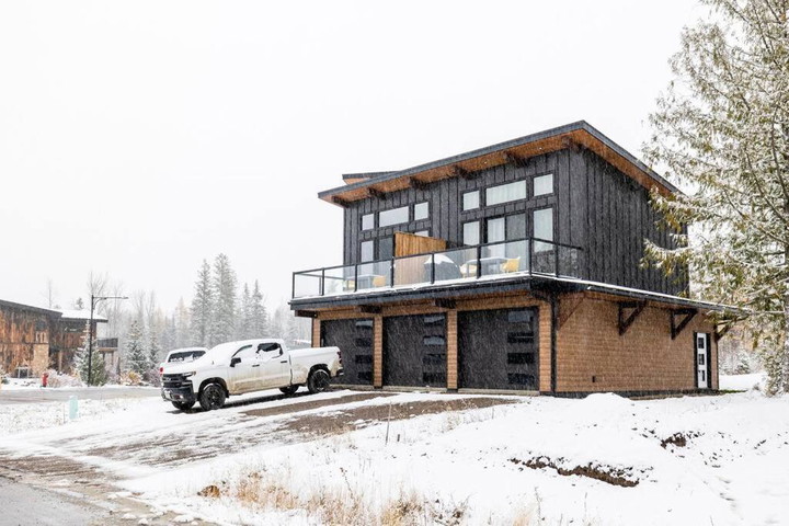 22 Sunniva By Stayin - Fernie