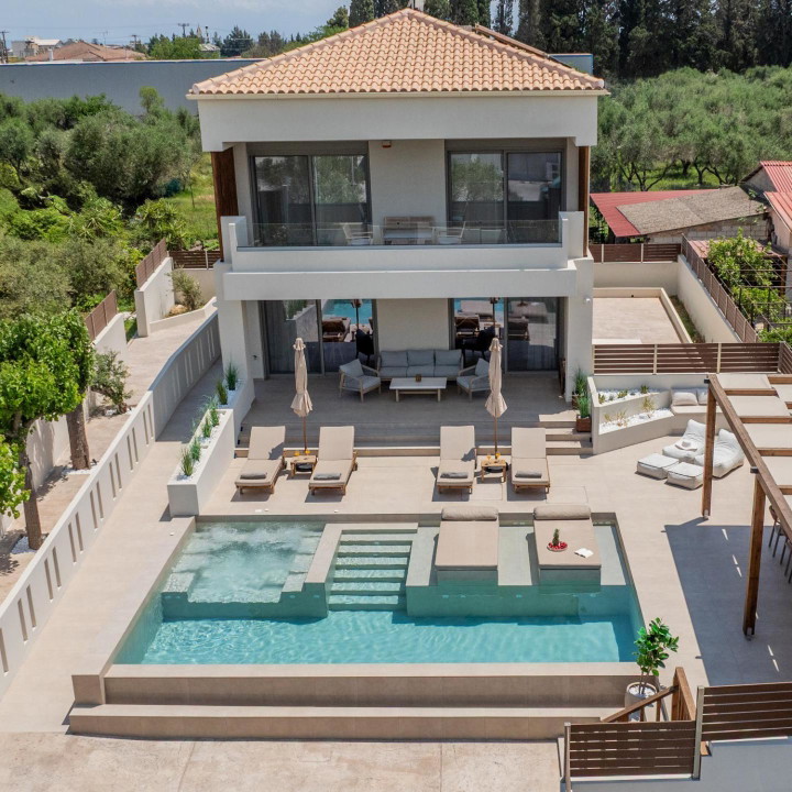 Cantouni Villa, Luxury 5br Retreat With Heated Pool & Jacuzzi Near Town By Villa Mana Gers - Zante