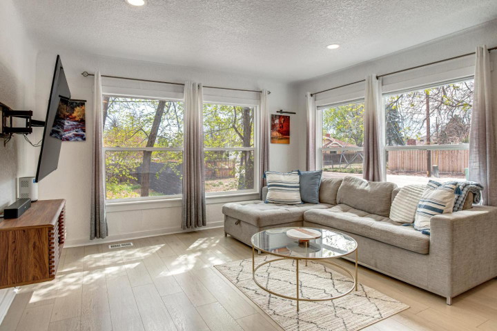 2 Mi To Cherry Creek Trail! Family Home W/ Patio - Denver, CO