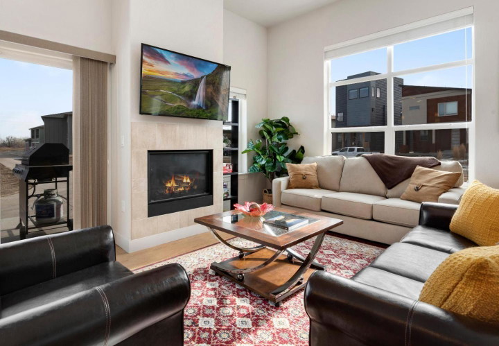 Modern Townhome Steps From The Brewery District! - Fort Collins, CO