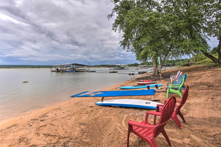 Lakefront Home W/ Private Beach Access! - Oklahoma