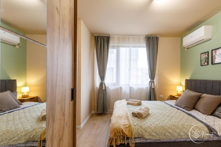 Namaste - Spacious Design Apartment Near Aubg, 2 Terraces & Mountain View, Self Check-in - Bulgaria