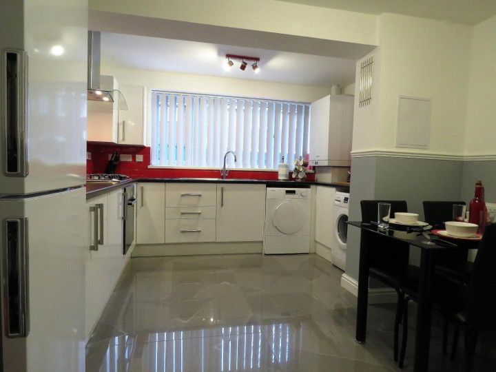 Staynec Moat House Birmingham - For Company, Contractor And Leisure Stays - Nec, Hs2, Jlr, Airport - Solihull