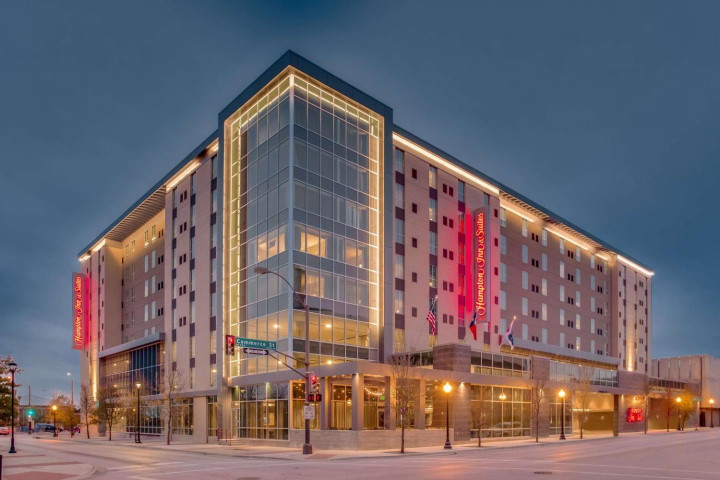 Hampton Inn & Suites Fort Worth Downtown - Fort Worth, TX