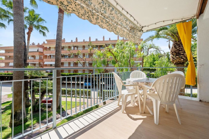 Beach And Pool - Reus