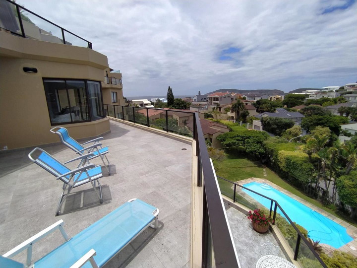 Alba Tramonto - 4 Bed 3 Bath - 100m To Robberg Beach & Large Patio - Plettenberg Bay