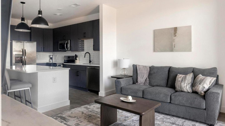 Landing Apartments - Bond On Mint - Charlotte Douglas Airport (CLT)