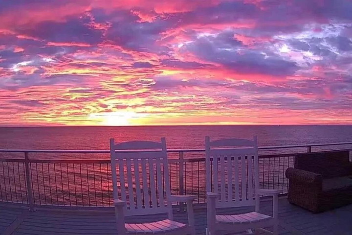 Bay Bliss - Private Beachfront Home With 180° Views & Hot Tub! - Norfolk, VA