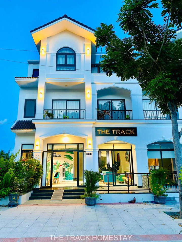 The Track Homestay - Near Bai Dai Beach - Vietnam