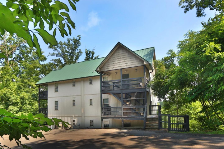 Call This Quiet Condo Home For Your Mountain Retreat - Pigeon Forge, TN