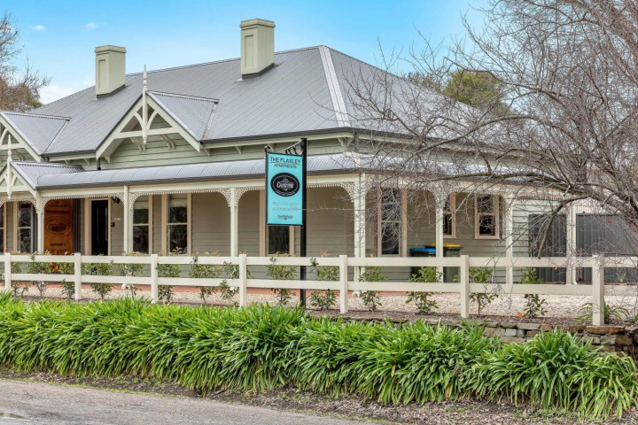 Grandview Accommodation - The Flaxley Apartments - Hahndorf