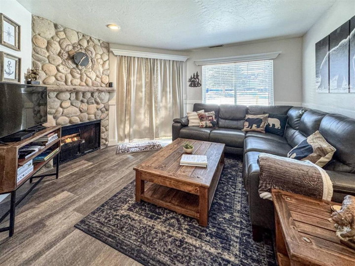 Inn Building Condo 112, Updated Beautiful Condo - Garden City, UT