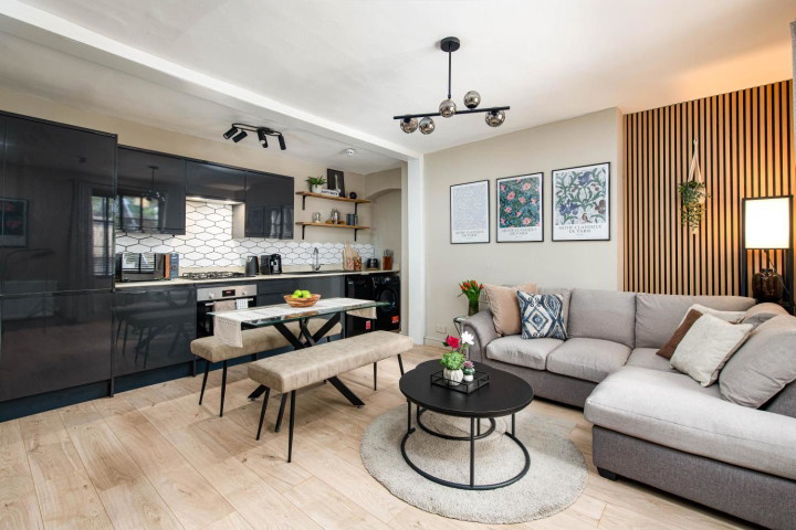 New Stylish & Cosy-2bed-basement-central Flat-by Fabaccommodation - Bristol