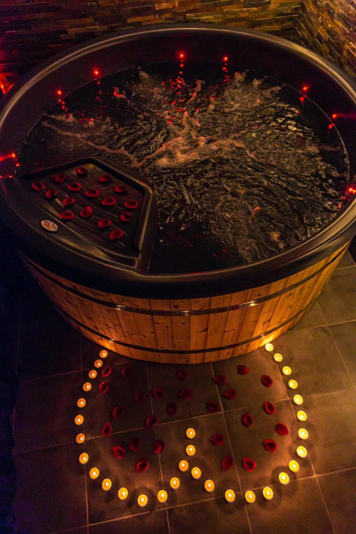 Playroom Xxl Loft Love Room Avec Espace Spa Terrasse Vue Sur Les Toits Salle De Jeux Pour Adultes Libourne Centre 10 Min De St Emilion Proche Bordeaux - Saint-Émilion