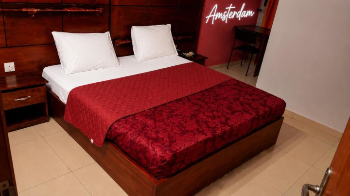 Amsterdam Hôtel - Douala
