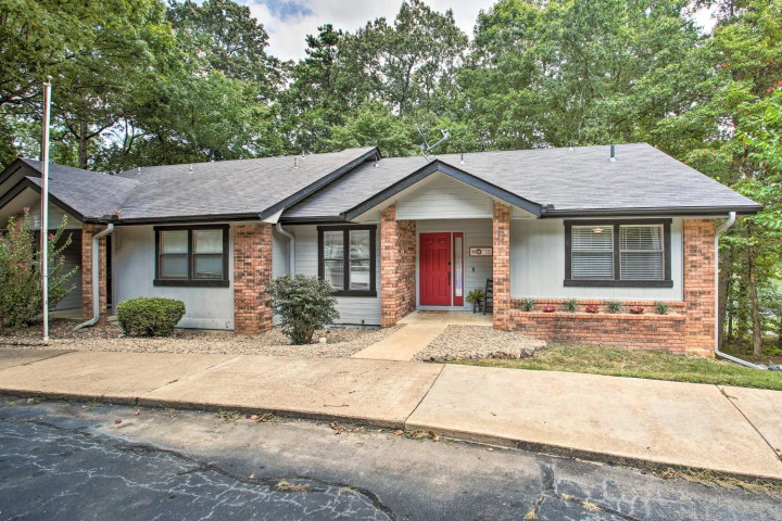 Furnished Deck & Grill: Hot Springs House - Arkansas