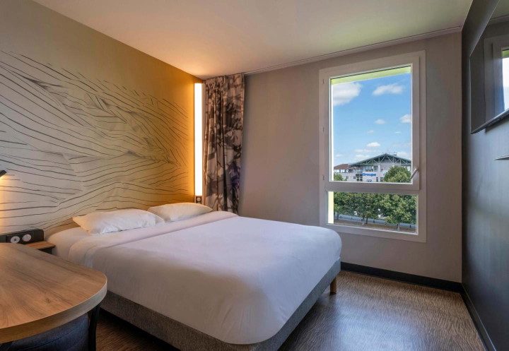 B&b Hotel Saintes - Saintes