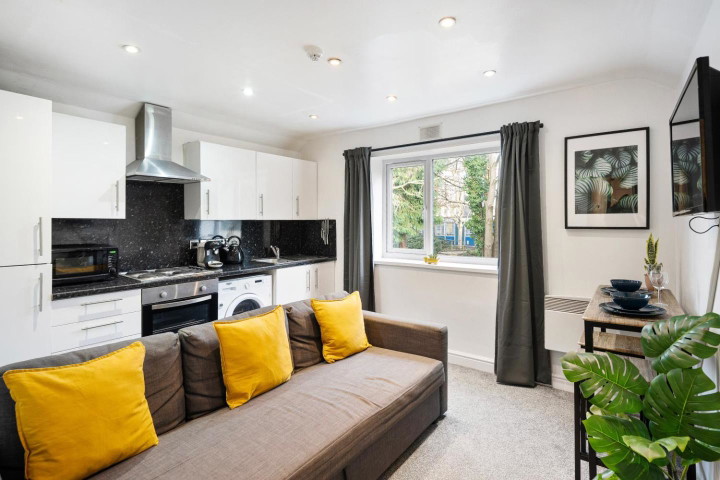 Apartment By Bute Park - 2 Bedrooms, Sleeps 6 - Cardiff