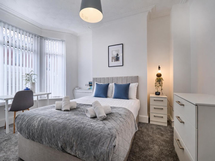 Woodcroft House - Liverpool 4br Sleeps 8 - Parking - Liverpool