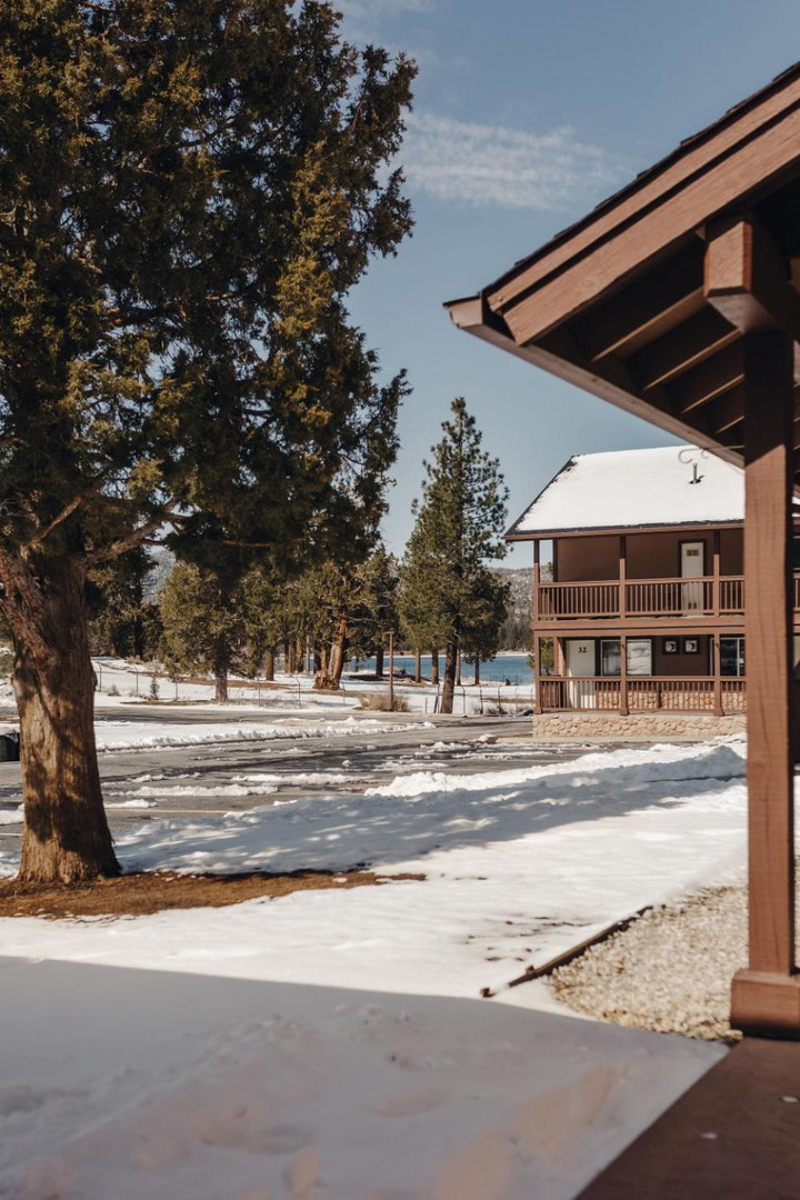 Vintage Lakeside Inn - Big Bear Lake, CA