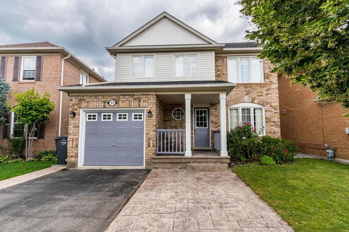 Garden 2 Br Apt - Free Parking Wifi Laundry Workstation - Caledon, ON, Canada