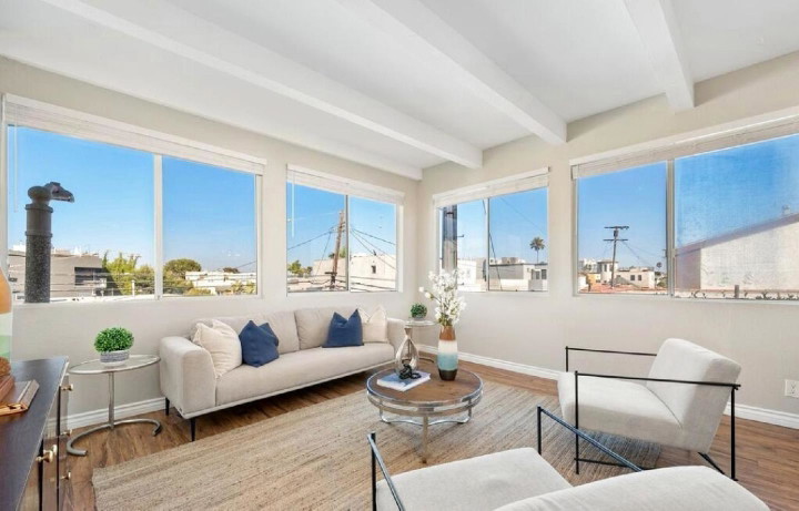 Two Bedroom Beachside Residence With Rooftop Views - Venice Beach, CA
