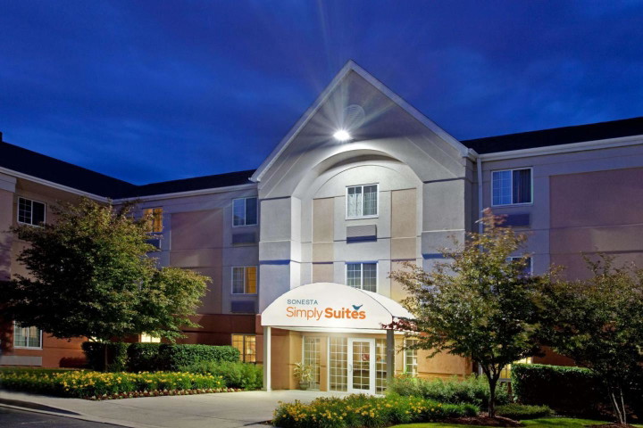 Sonesta Simply Suites Chicago Waukegan - North Chicago, IL