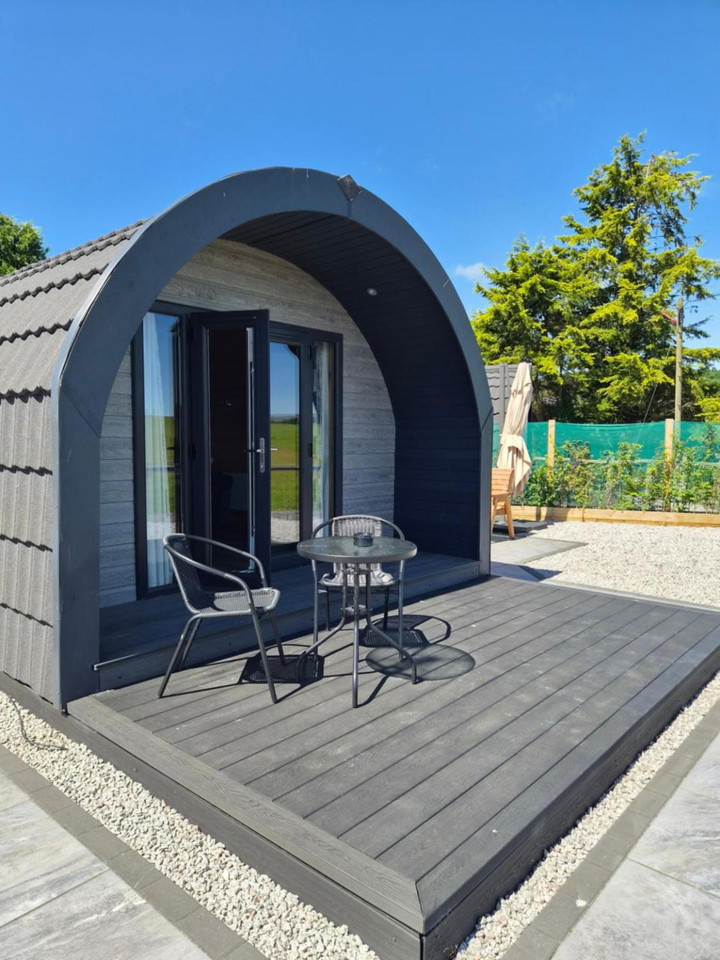 Glamping Loch Lomond - Rose Pod With Bbq Hut And Hot Tub - 洛蒙德湖